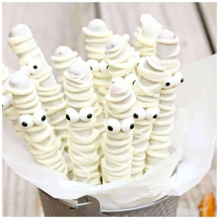 25 Halloween Snack Ideas Your Kids Will Go Batty For